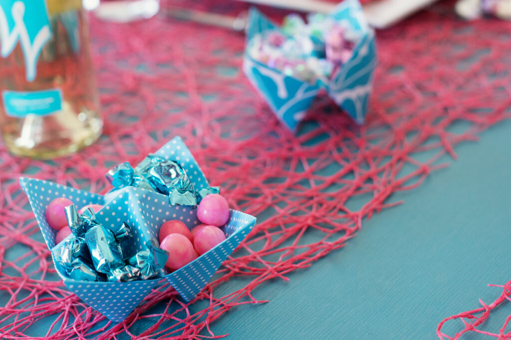 Funky Purim Tablescape – Creative Holiday Decor Ideas
